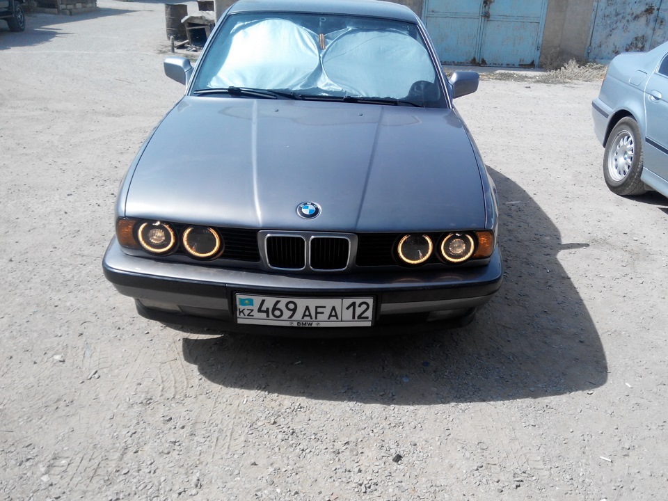 Hella black & angel eyes yellow — BMW 5 series (E34), 2 л, 1992 года ...