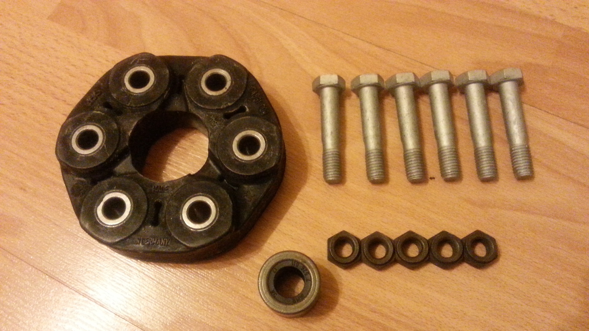 Замена эластичной муфты. — BMW 3 series (E46), 2 л, 2004 года | своими ...