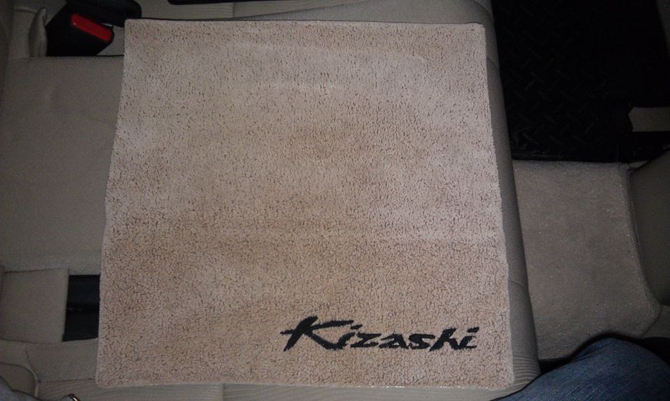 подушки в машину — Suzuki Kizashi, 2,4 л, 2010 года | аксессуары | DRIVE2