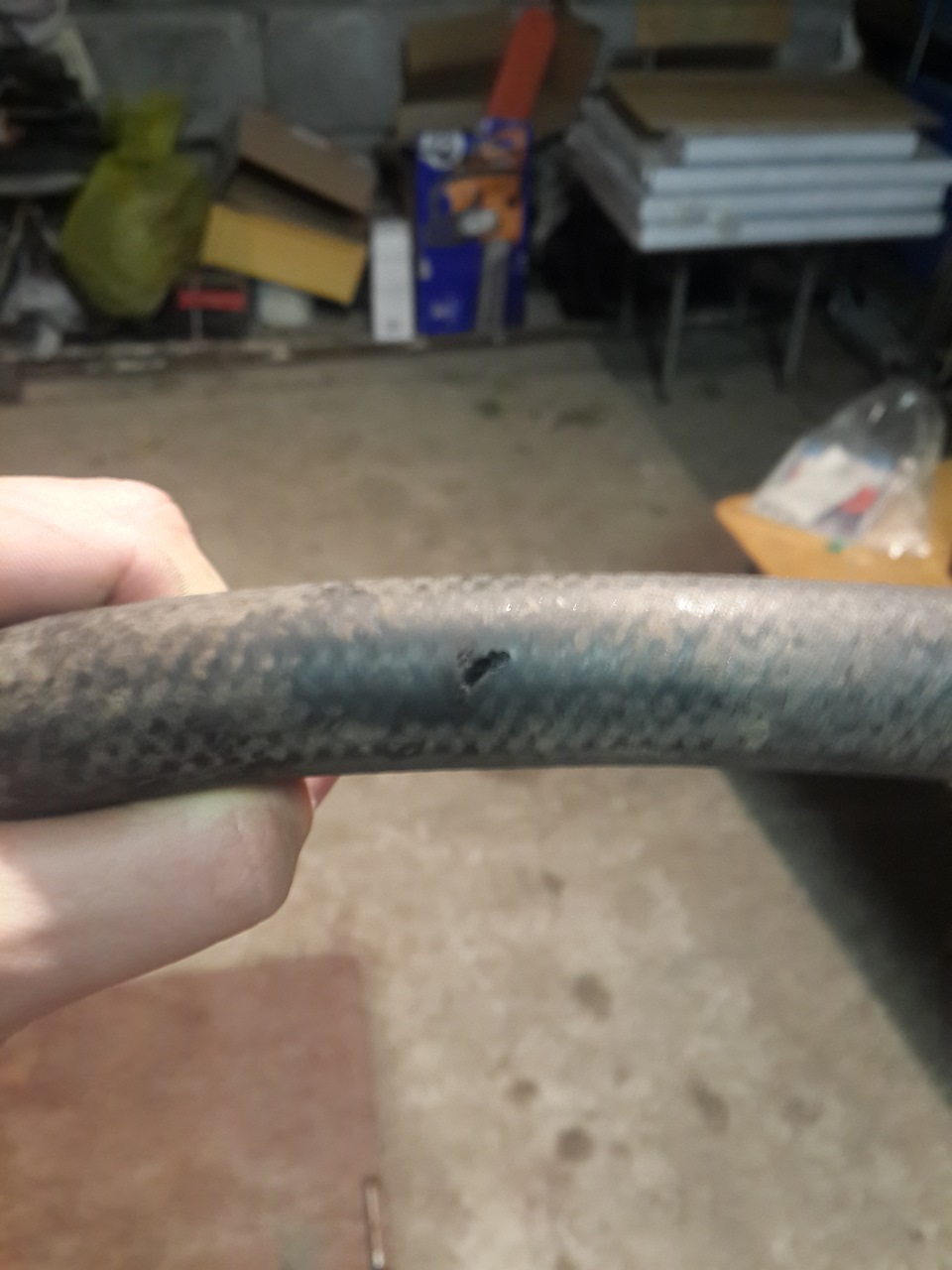 Шланг прохудился, внимание всем владельцам машин с бодиком ...