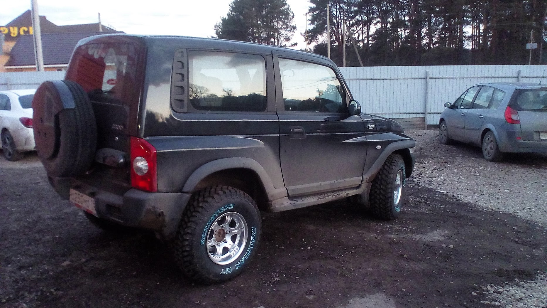 ROADSTONE ROADIAN MT — ТагАЗ Tager 3D, 2,3 л, 2010 года | шины | DRIVE2