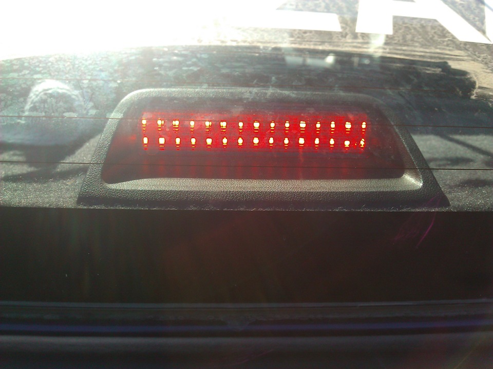 LED дублирующий стоп-сигнал — Toyota Corolla (120), 1,6 л, 2006 года ...