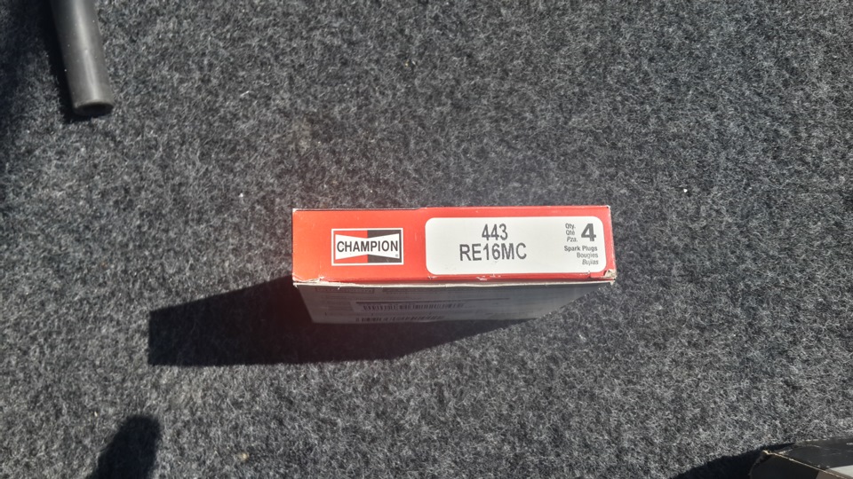 RE16MC Свеча зажигания 2.4 01- CHAMPION | Запчасти на DRIVE2