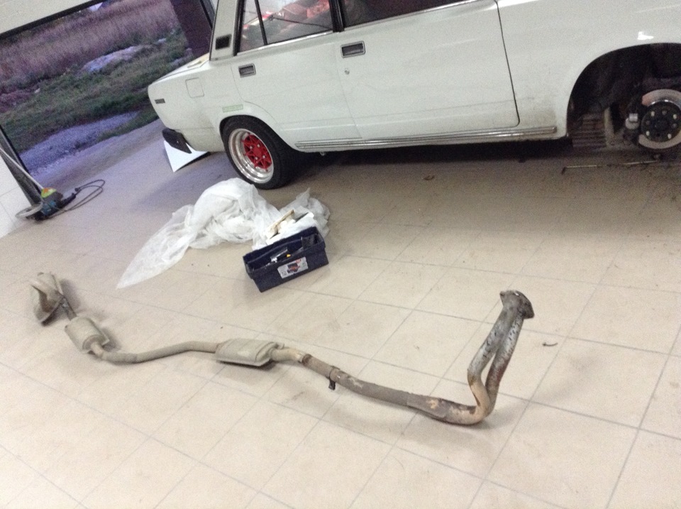 Выхлоп — Lada 2107, 2 л, 1988 года | стайлинг | DRIVE2