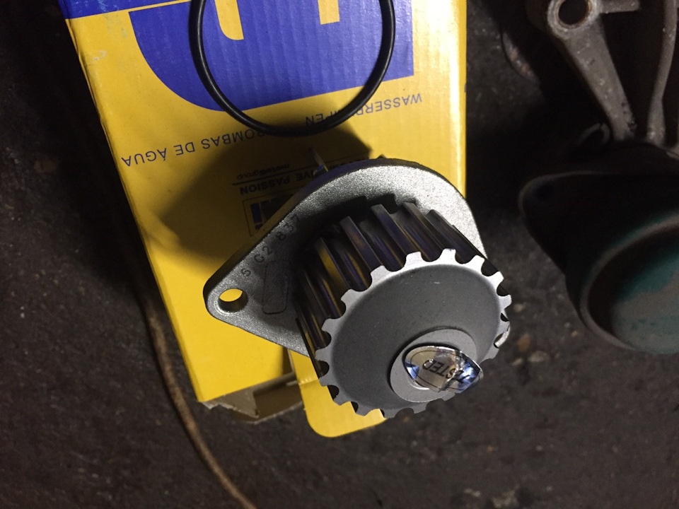 Замена комплекта ГРМ, помпы и передних тормозных дисков — Citroen Saxo ...