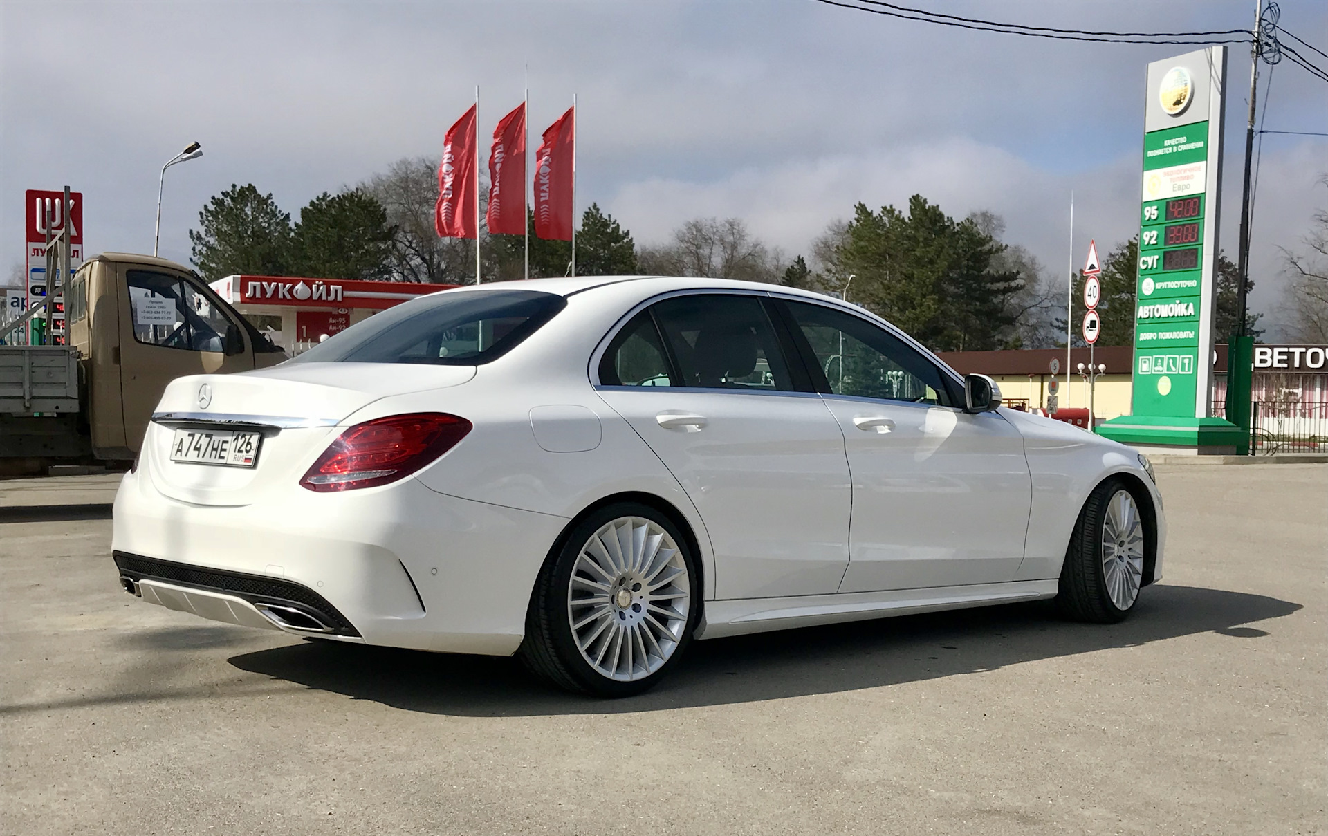 Maybach Wheels 19" на месте — Mercedes-Benz C-Class (W205), 1,6 л, 2015 ...