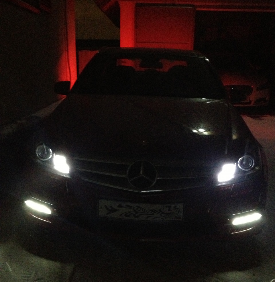 DRL + габариты — Mercedes-Benz C-Class (W204), 1,8 л, 2012 года ...