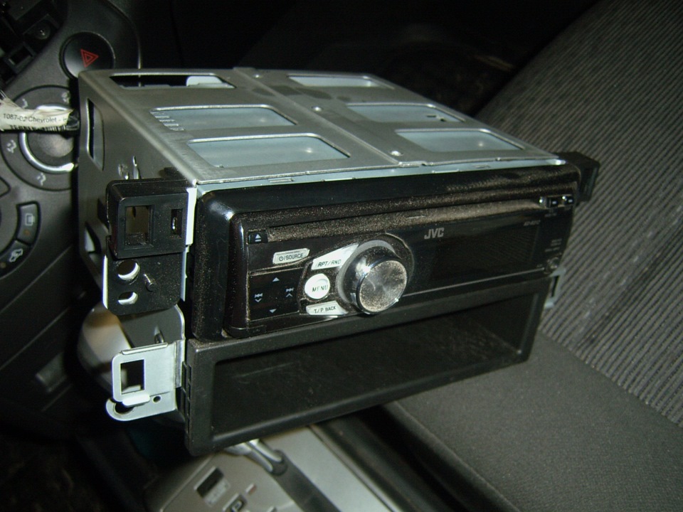 штатная магнитола-красота требует жертв — Chevrolet Aveo Sedan (1G), 1 ...