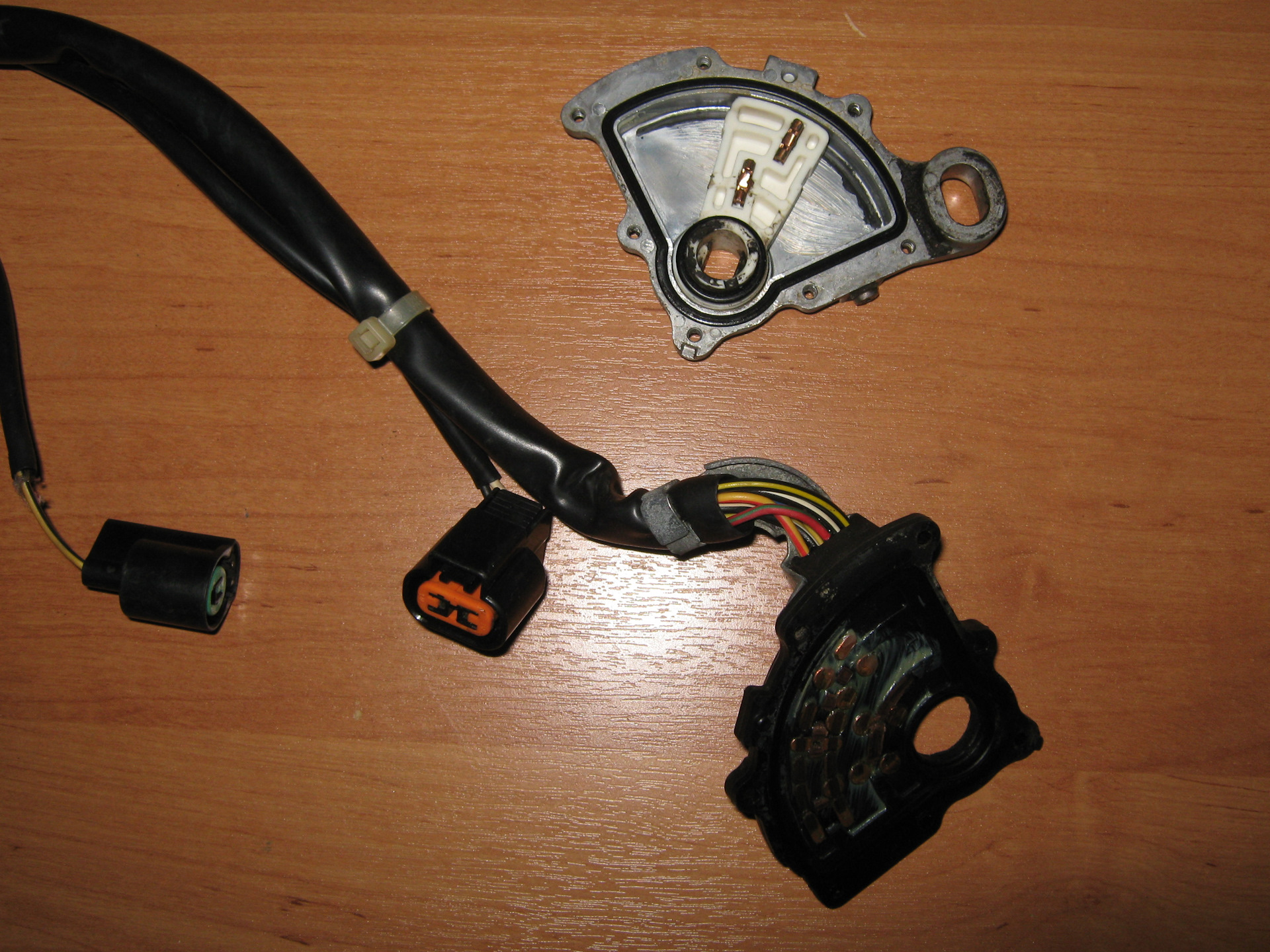 Датчики подключения переднего привода и положения коробки — Mitsubishi ...