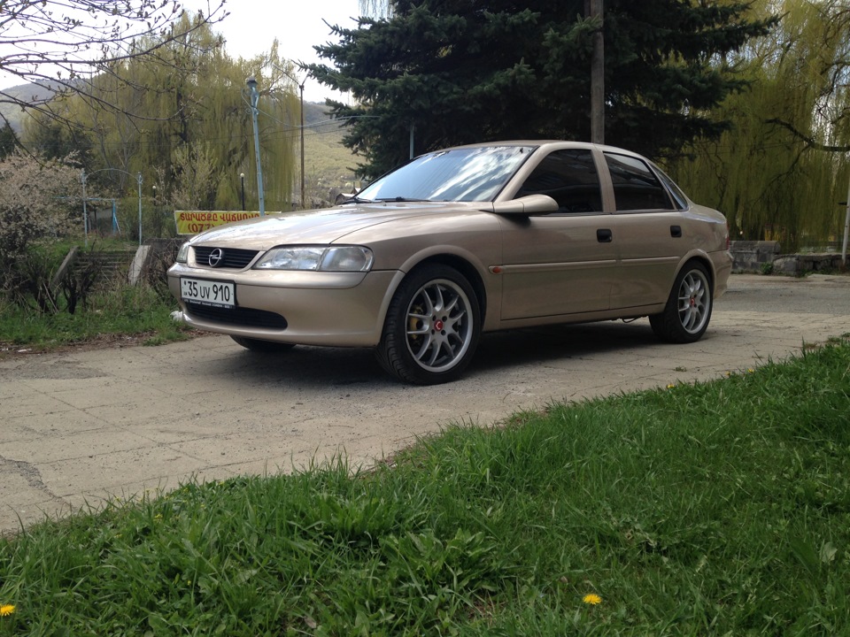GM vs Bertone — Opel Vectra B, 1,6 л, 1997 года | стайлинг | DRIVE2