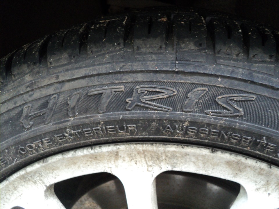 Tigar Hitris 195/50 R15 82H — Lada Приора хэтчбек, 1,6 л, 2011 года ...