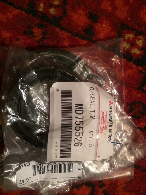 MD755526 Сальник крышки переднего дифференциала Mitsubishi | Запчасти ...