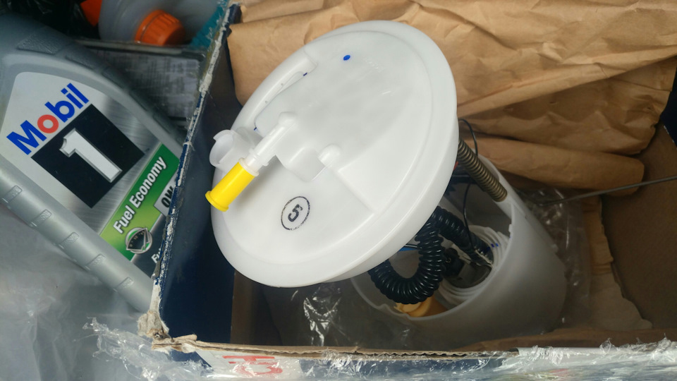 Бензонасос, парктороник. — Volvo S40 (2G), 2,4 л, 2007 года | запчасти ...