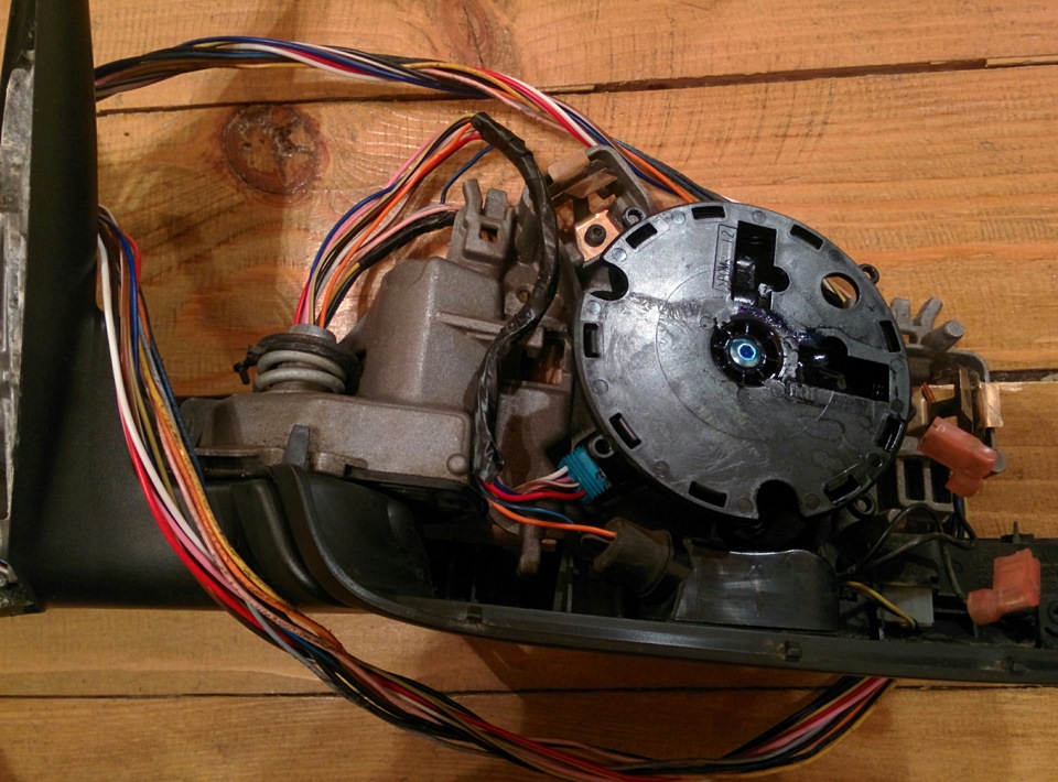 3D0959578C или Опускание правого зеркала заднего вида. — Skoda Octavia ...