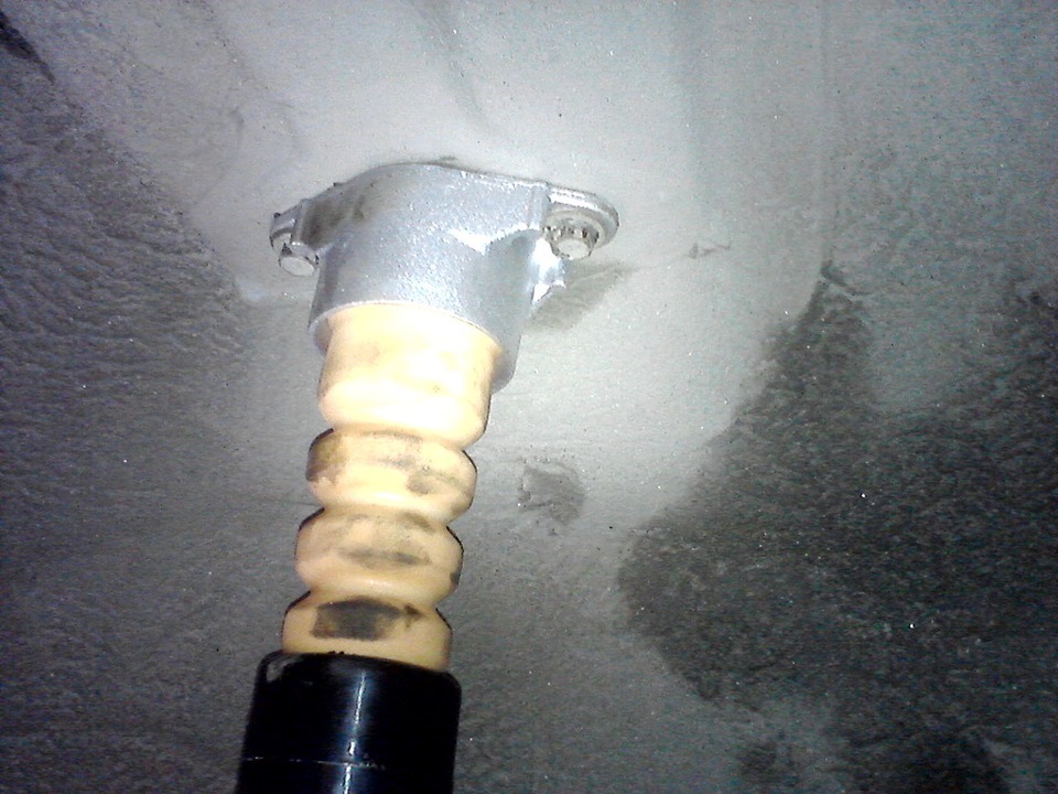 Замена задних аммортизаторов — Mazda Verisa, 1,5 л, 2009 года ...