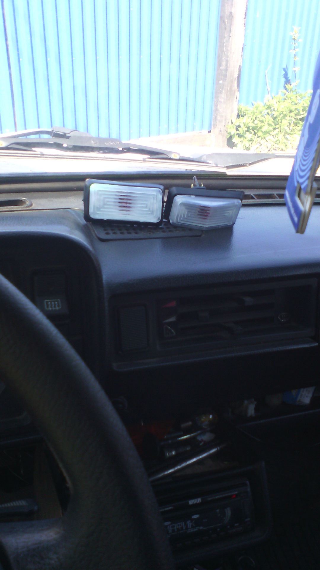 Летняя резина и белые повторители — Lada 2105, 1,3 л, 1987 года ...