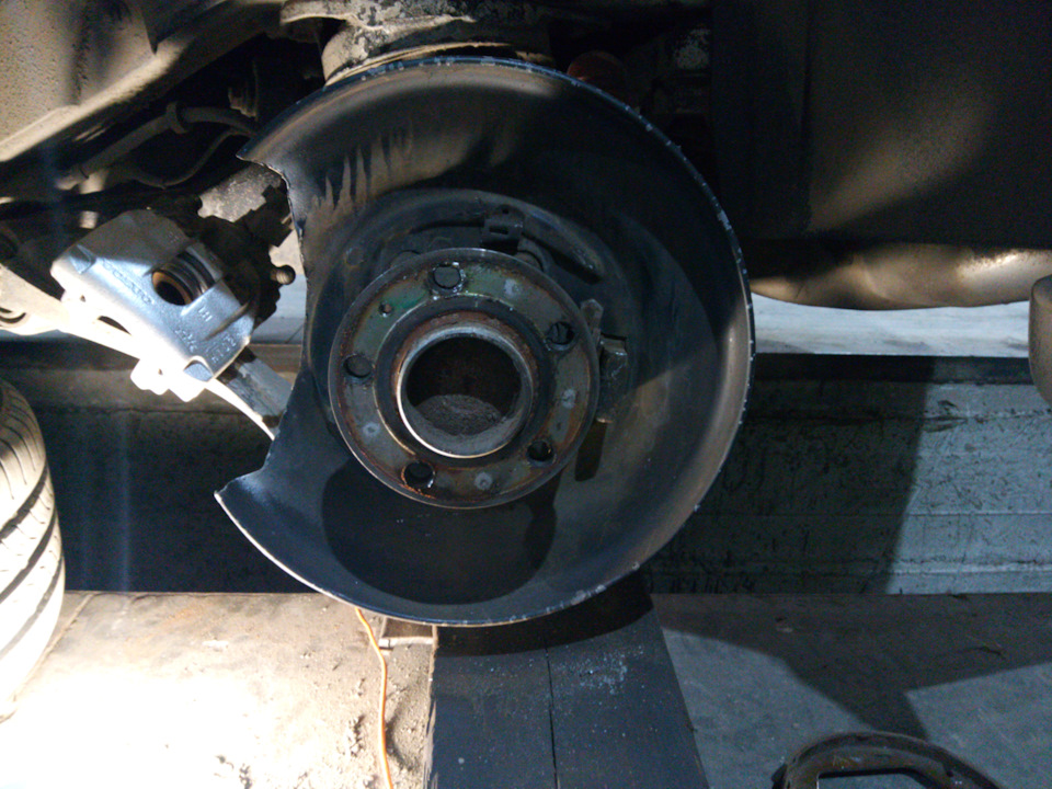 Тормозные колодки — Volvo S60 (1G), 2,4 л, 2007 года | своими руками ...