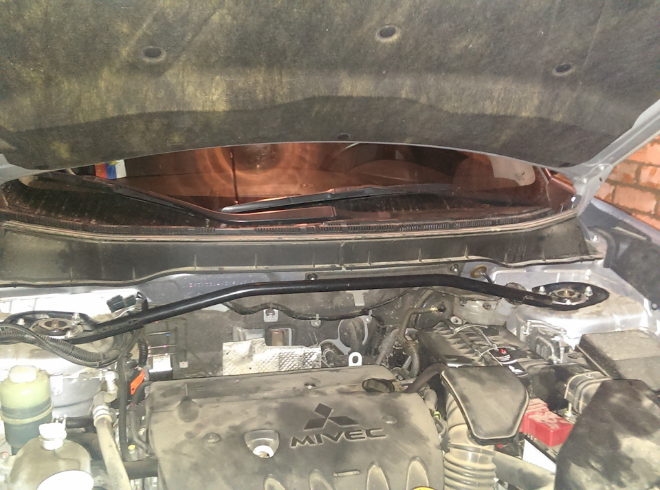 про недостающие детали — Mitsubishi Outlander XL, 2 л, 2012 года ...