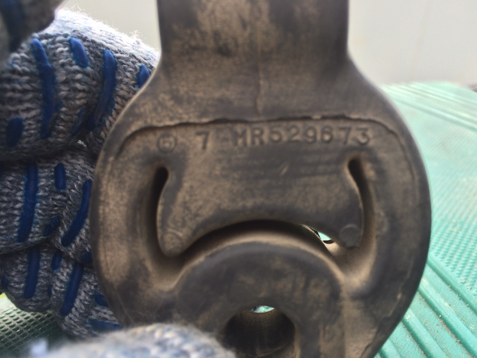 Убираем провисание глушителя.) — Mitsubishi Lancer IX, 1,6 л, 2006 года ...