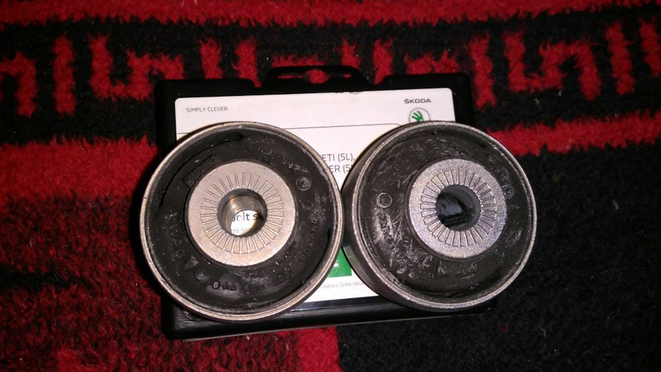 81A407183 Сайлентблок рычага подвески VAG | Запчасти на DRIVE2