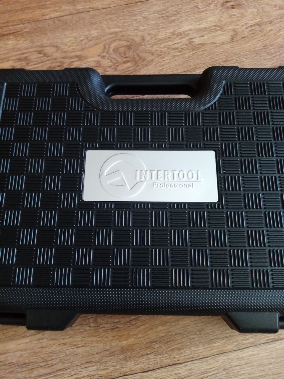 Набор инструментов Intertool 108 предметов (ET-6108) — Daewoo Nexia (2G), 1,5 л, 1995 года ...