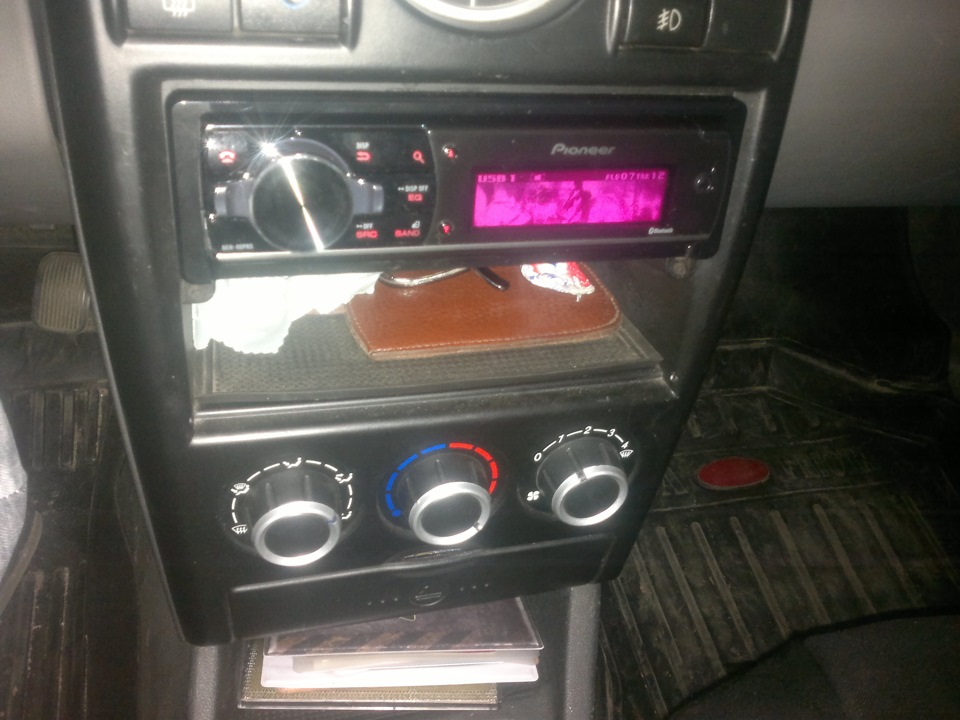 Pioneer DEH80 — Lada Приора хэтчбек, 2010 года | автозвук | DRIVE2