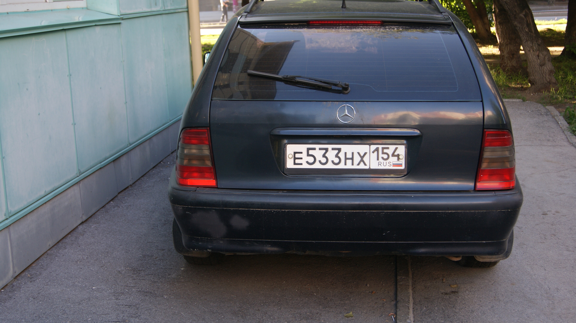 Салон и подкапотное пространство — Mercedes-Benz C-Class (W202), 1,8 л ...