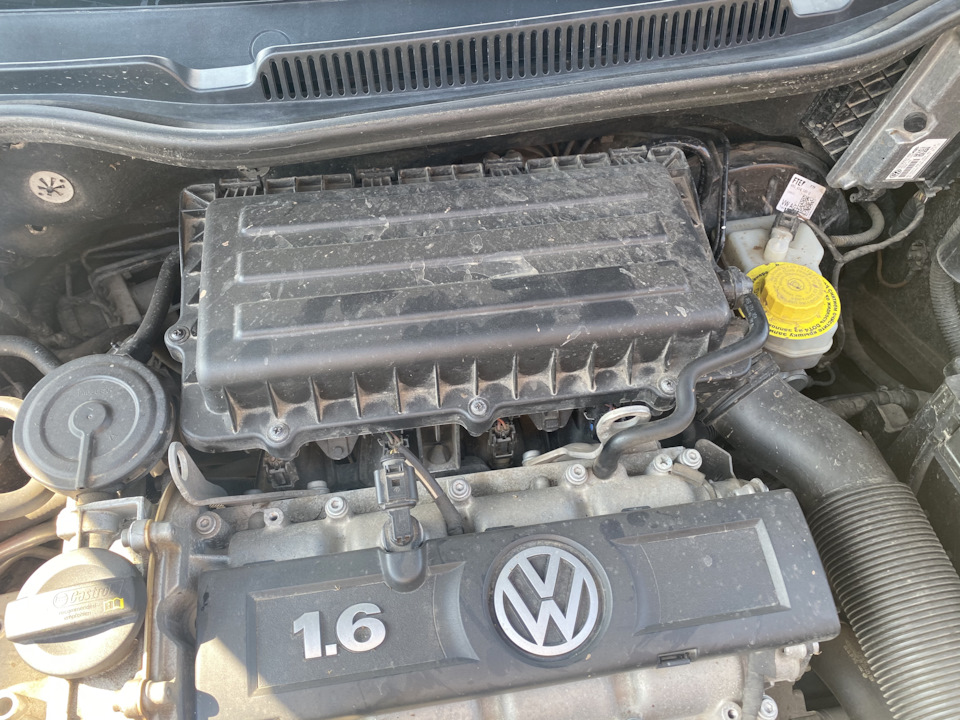 Коврики Duffcar + замена воздушного фильтра — Volkswagen Polo Sedan, 1 ...