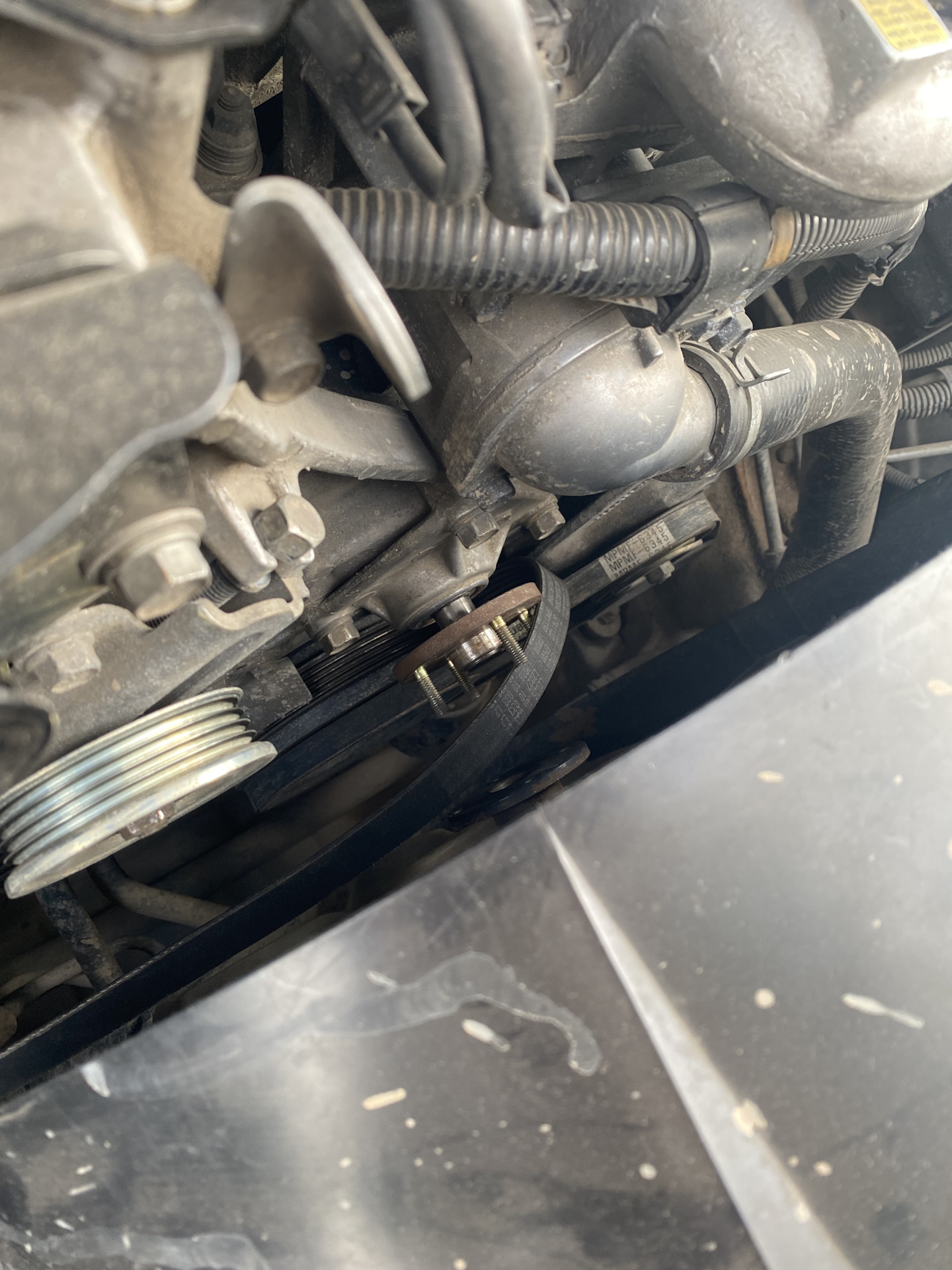 Кронштейн вискомуфты MD364879 замена — Mitsubishi Pajero Sport (1G), 3 ...