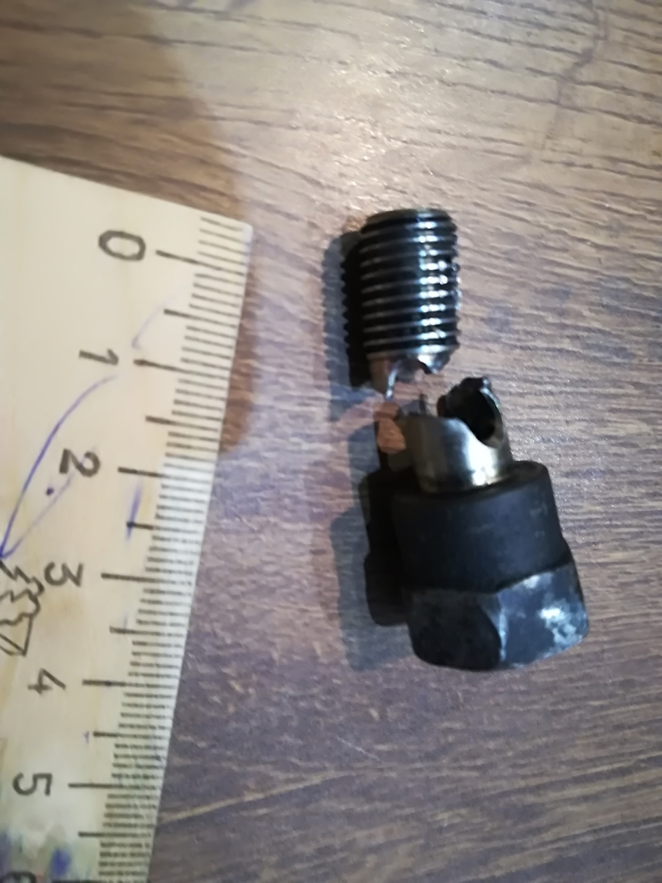 Сломался переходник на масляный датчик — Mitsubishi Pajero (2G), 2,8 л ...