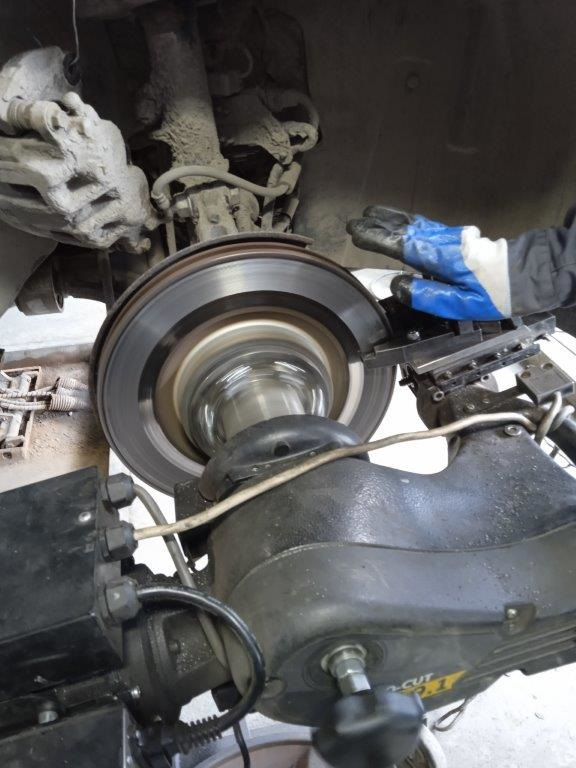 Проточка передних тормозных дисков — Cadillac SRX (2G), 3 л, 2011 года ...