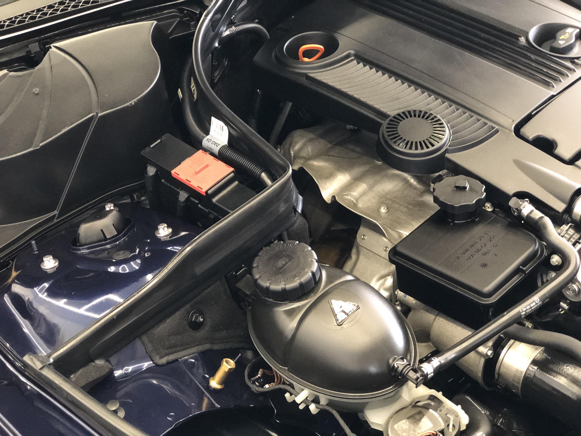 Детейлинг. Подкапотное пространство — Mercedes-Benz C-Class (W204), 1,8 ...
