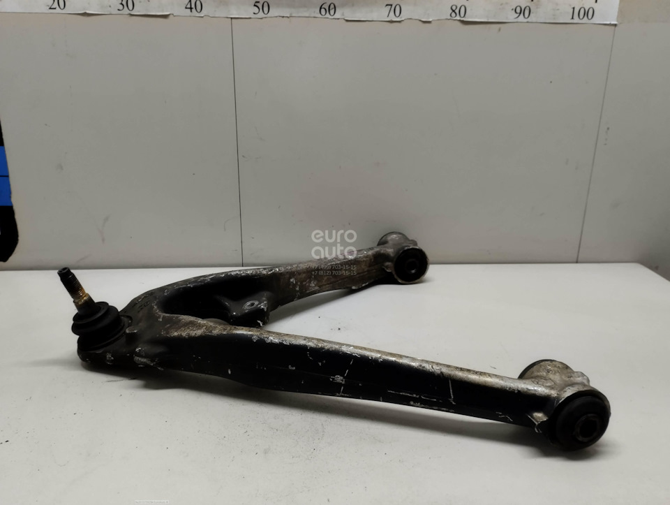 20869201 Полиуретановый сайлентблок нижнего рычага передней подвески ...