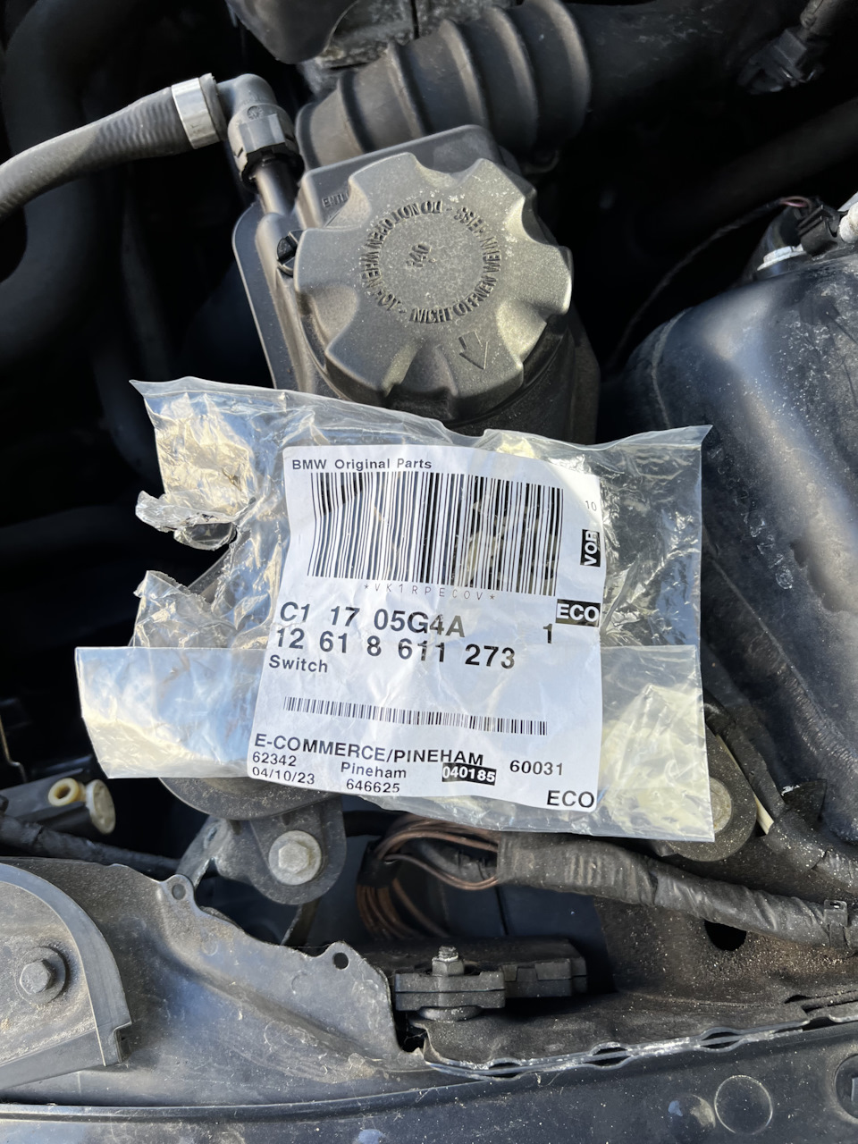 12618611273 Выключатель индикатора давления масла BMW | Запчасти на DRIVE2