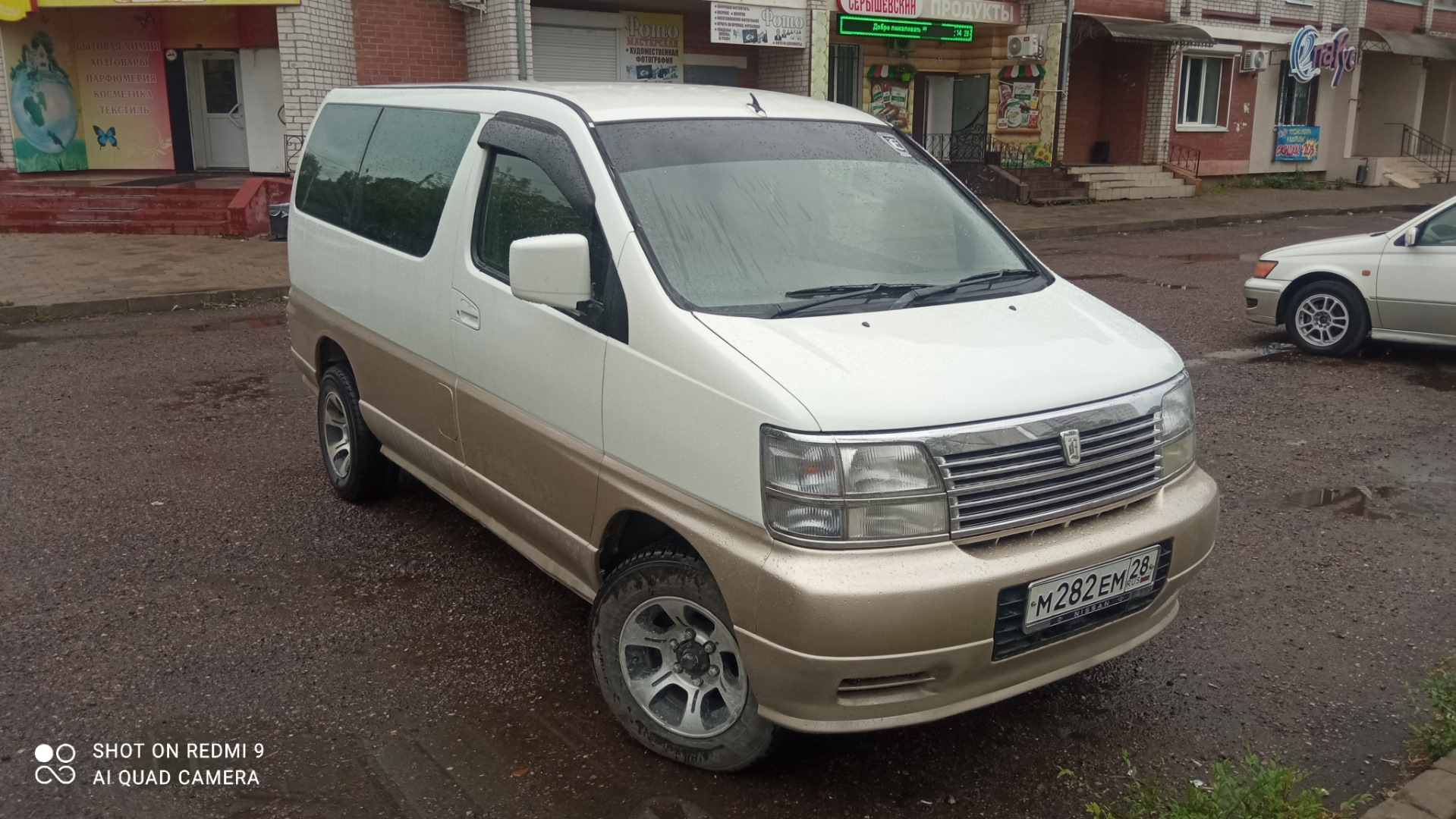 Внешка на уровне. Финал? Не совсем. — Nissan Elgrand (E50), 3,2 л, 1999 ...