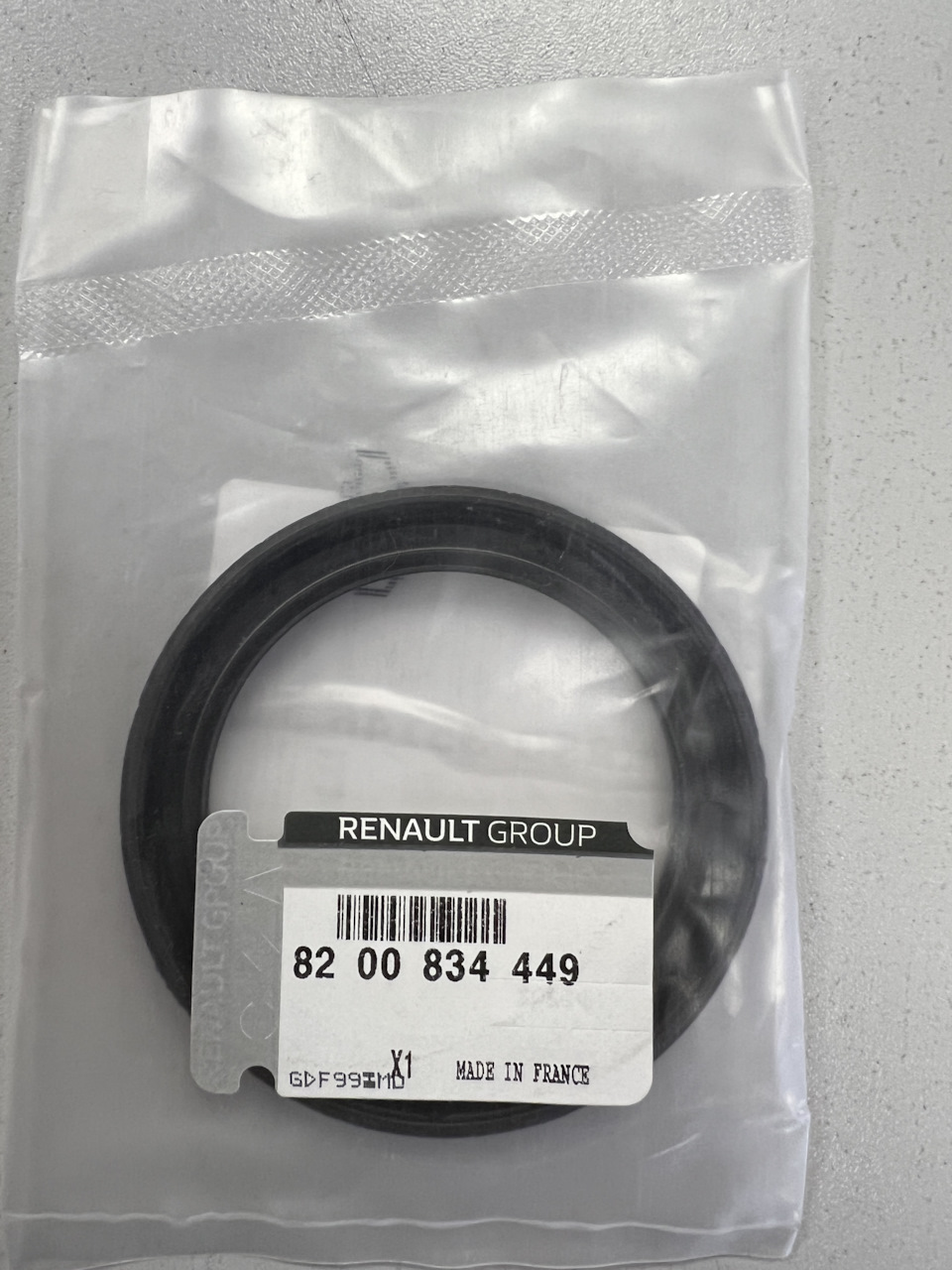 8200834449 Уплот. манжета (рез, мет. пружина) RENAULT | Запчасти на DRIVE2