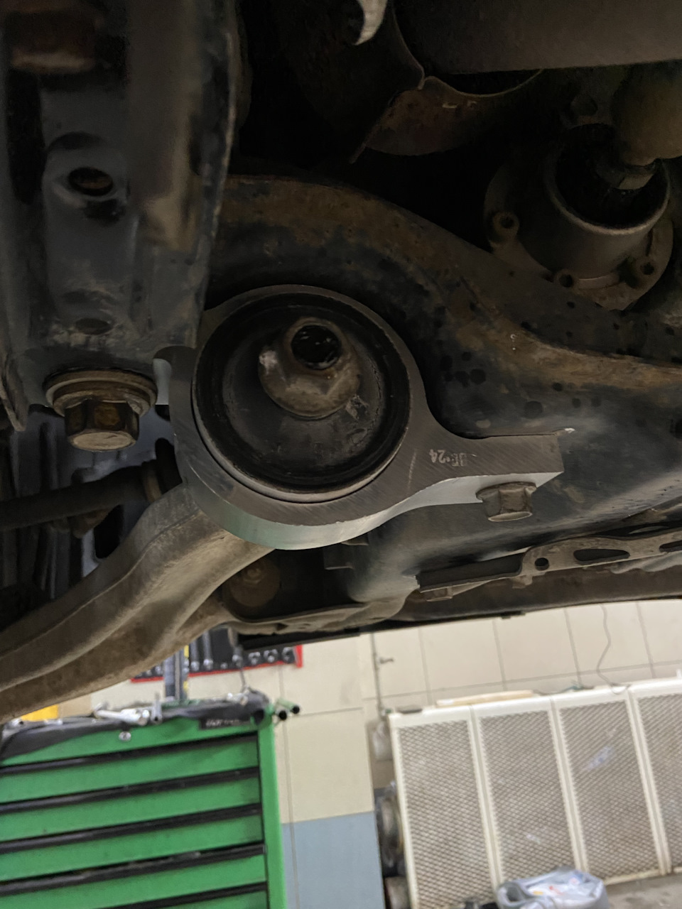 Замена сайлентблоков передних рычагов.Изготовление и установка провода ...