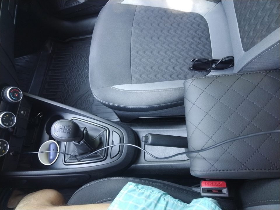 Подлокотник — Lada Vesta SW (NG), 1,6 л, 2023 года | аксессуары | DRIVE2