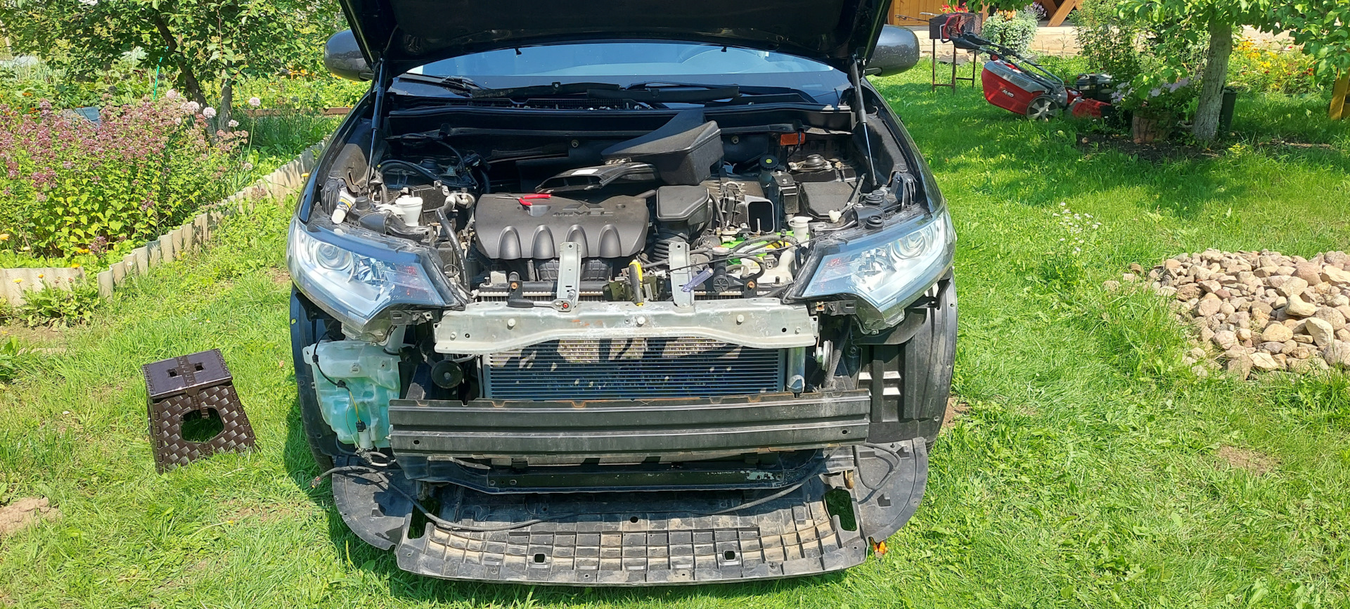 №15. Ремонт после ремонта. Сетка в бампер. Гудки. Туманки. — Mitsubishi ...