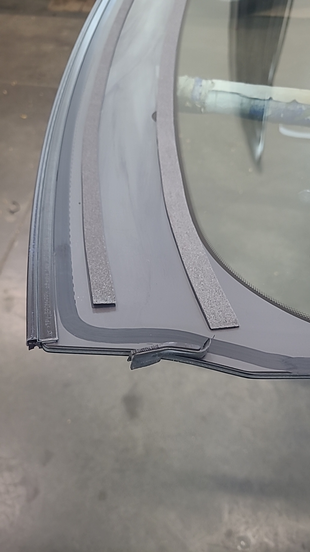 Замена лобового стекла — BMW 4 series (G22), 3 л, 2021 года | своими ...