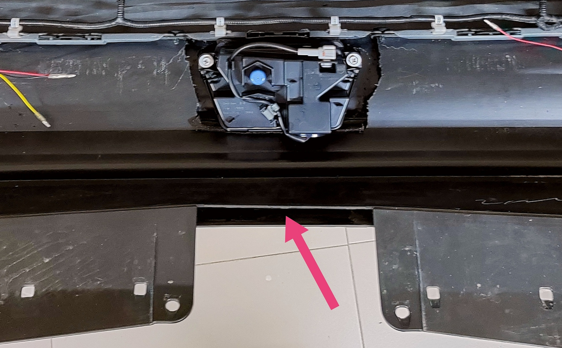 Зад. Открывание багажника "с ноги" Valenti EASY-OPEN. — Toyota Harrier ...