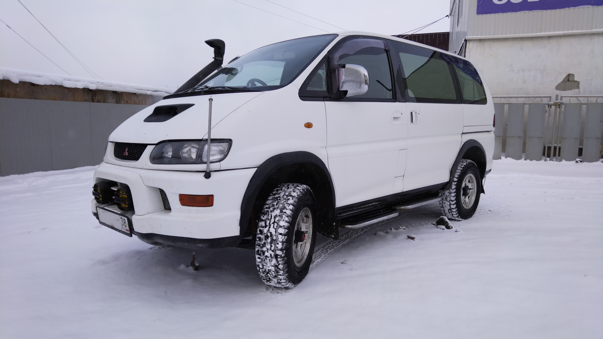 Рукодельничаем — Mitsubishi Delica (L400), 2,8 л, 2001 года | своими руками | DRIVE2