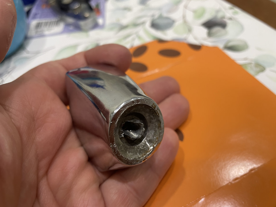 Ножка зеркала ГАЗ 24 на ГАЗ 24, ГАЗ 2402, ГАЗ 2410, ГАЗ 2424, ГАЗ 31029 ...