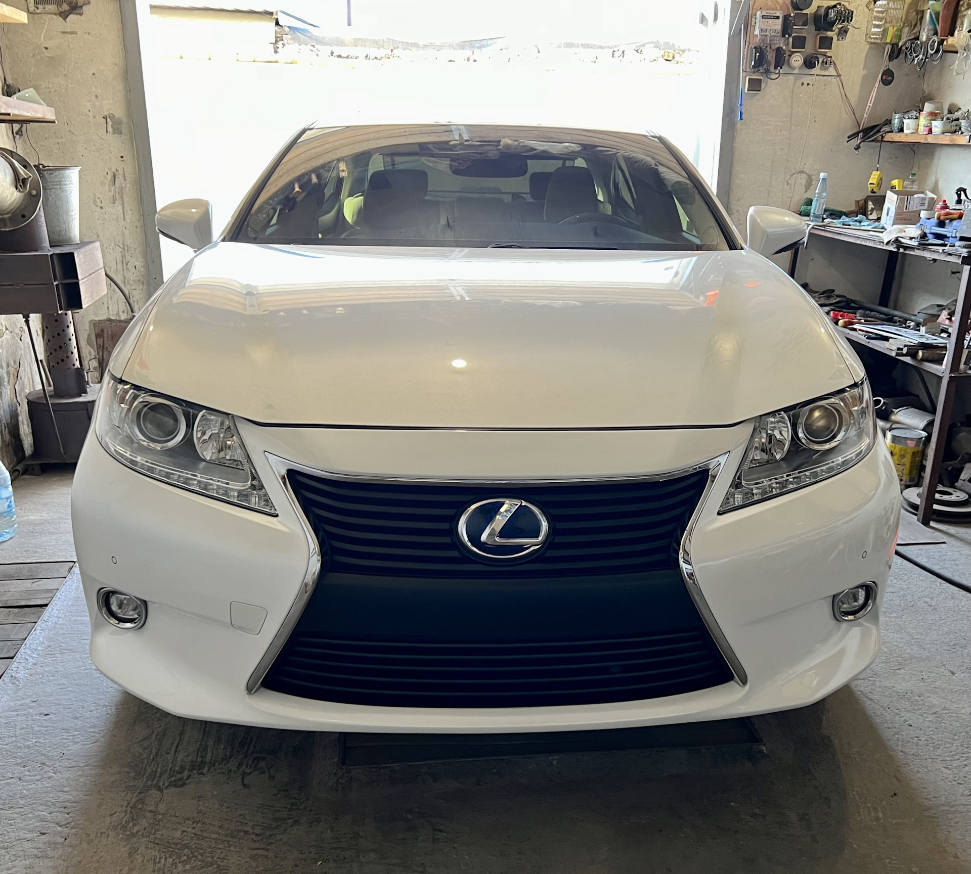 Решетка радиатора в чёрный цвет — Lexus ES 300h, 2,5 л, 2015 года ...