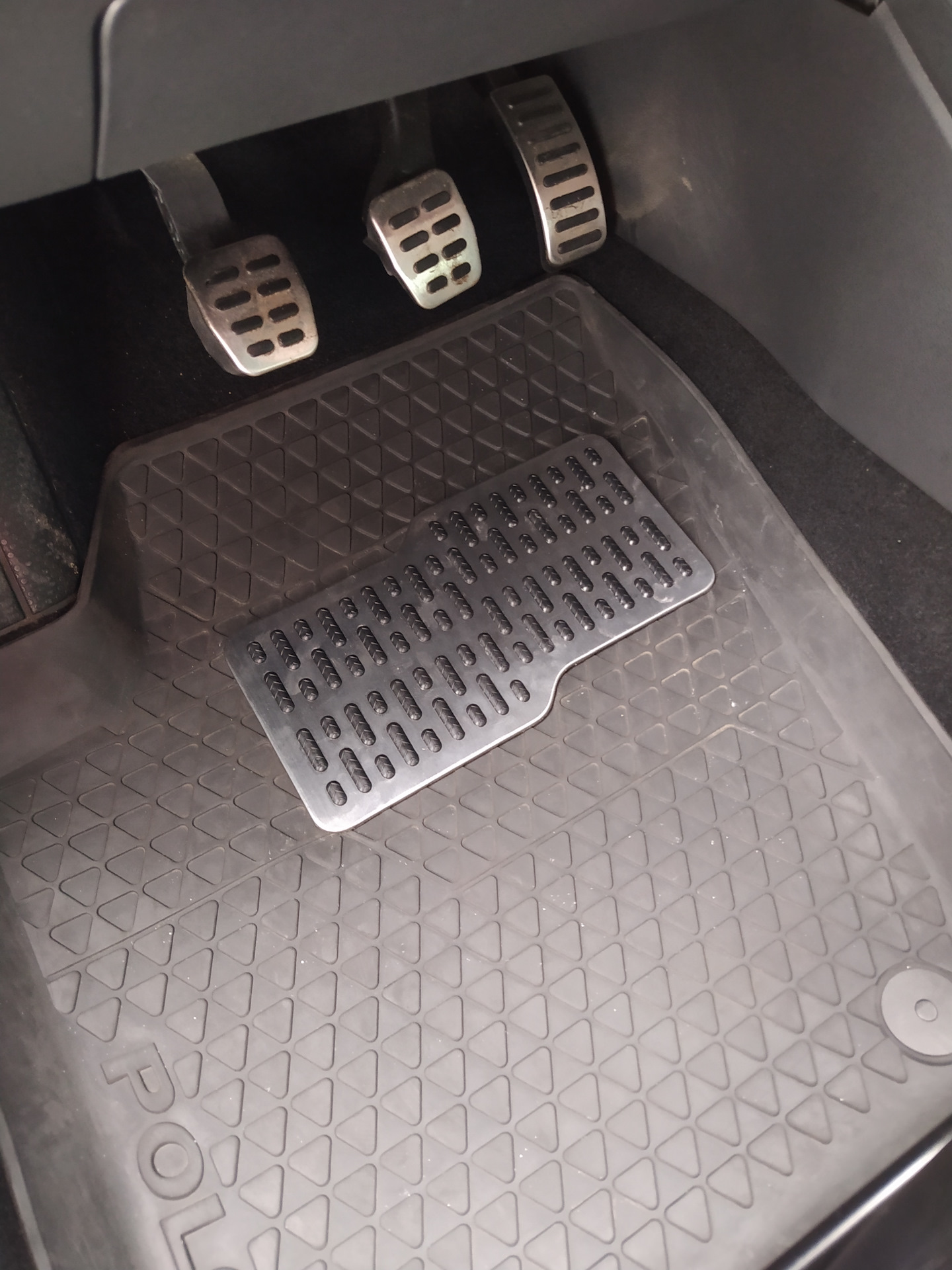 Установка подпятника — Volkswagen Polo Sedan, 1,6 л, 2014 года ...