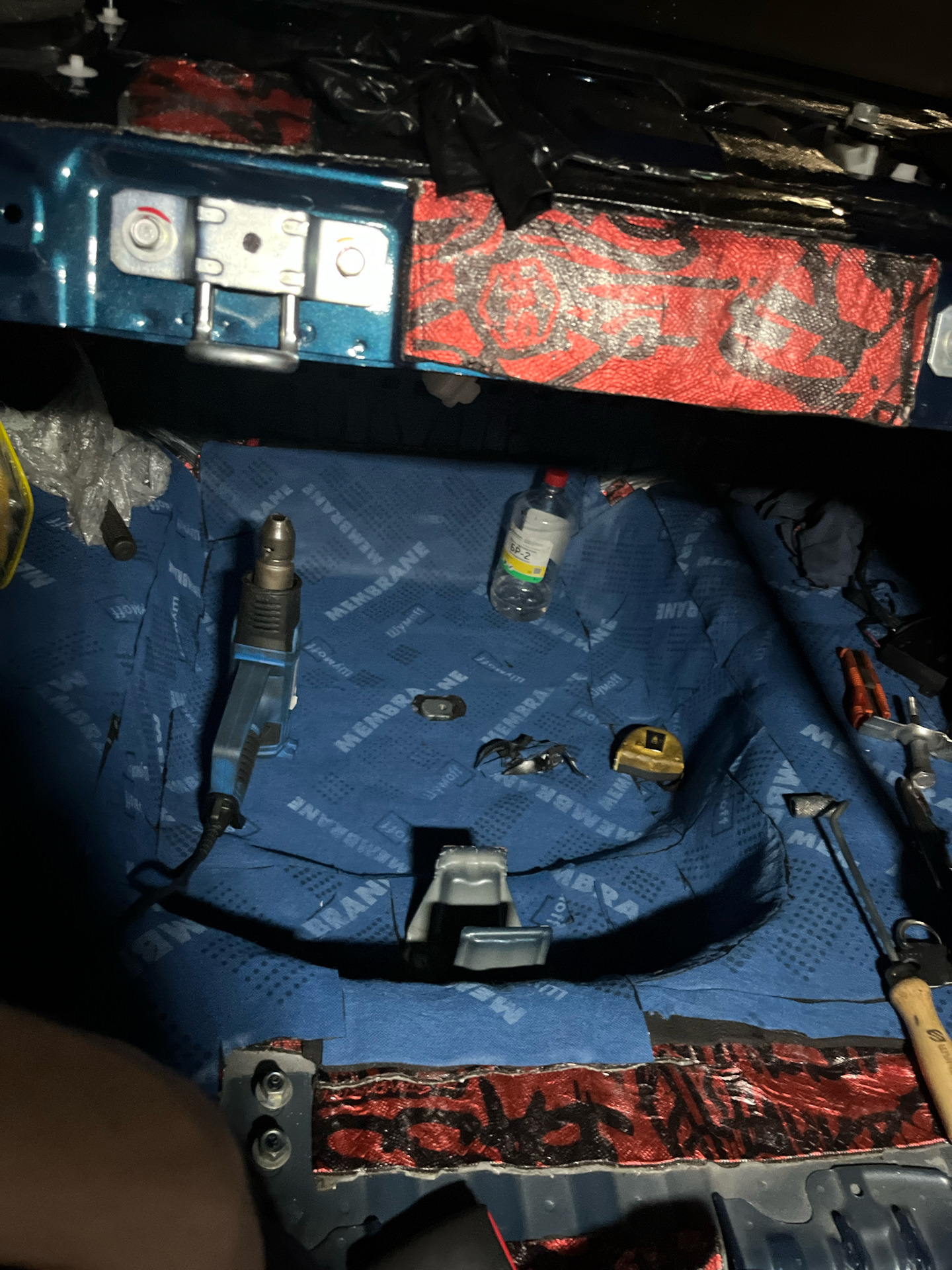 Шумовиброзоляция багажника и арок — Mitsubishi Lancer IX, 1,6 л, 2007 ...