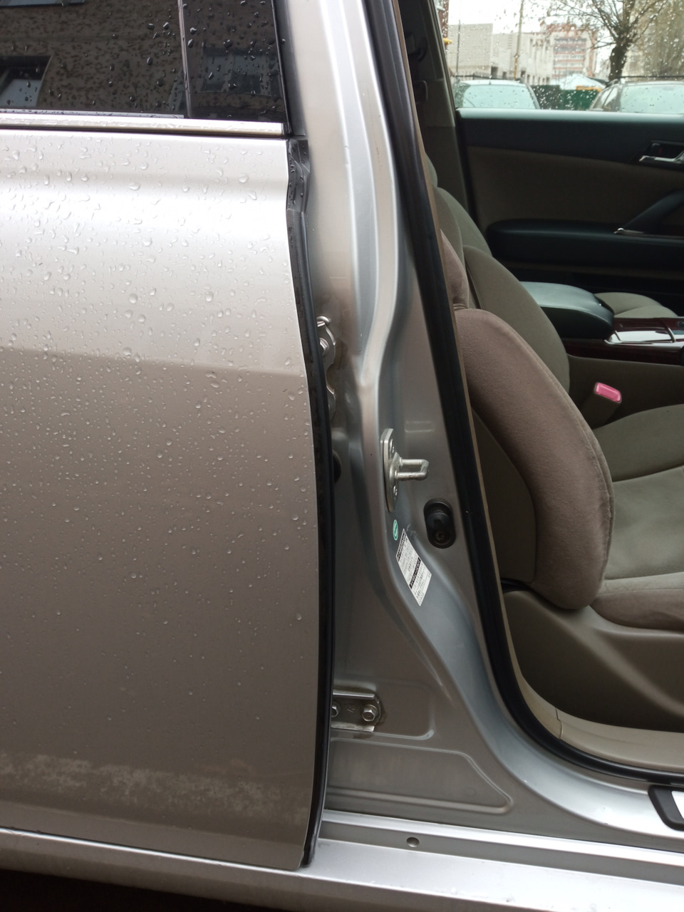 Уплотнители задних дверей — Toyota Mark X (GRX120), 2,5 л, 2004 года ...