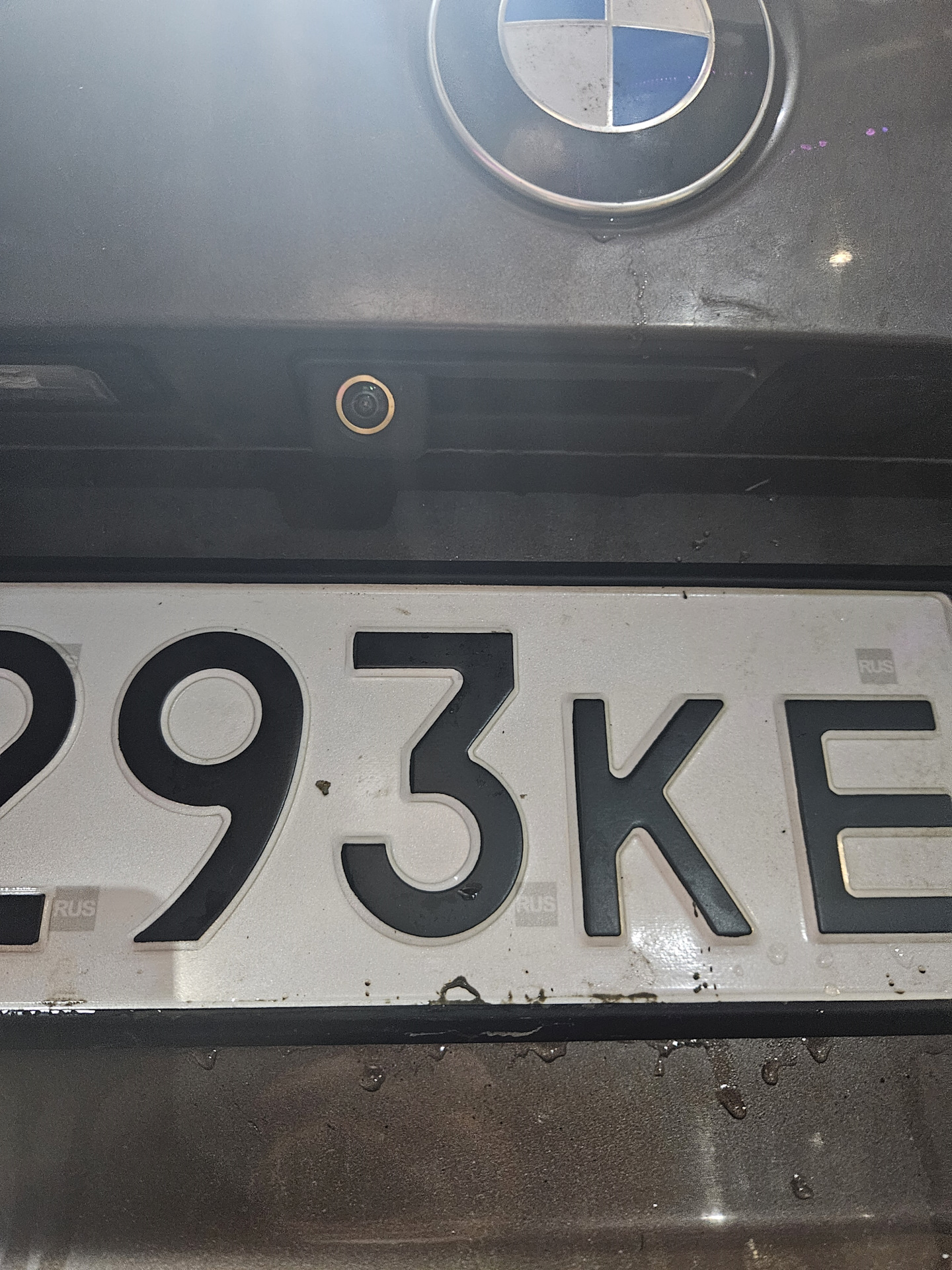 Установка камеры заднего вида — BMW X1 (E84), 2 л, 2012 года | тюнинг ...