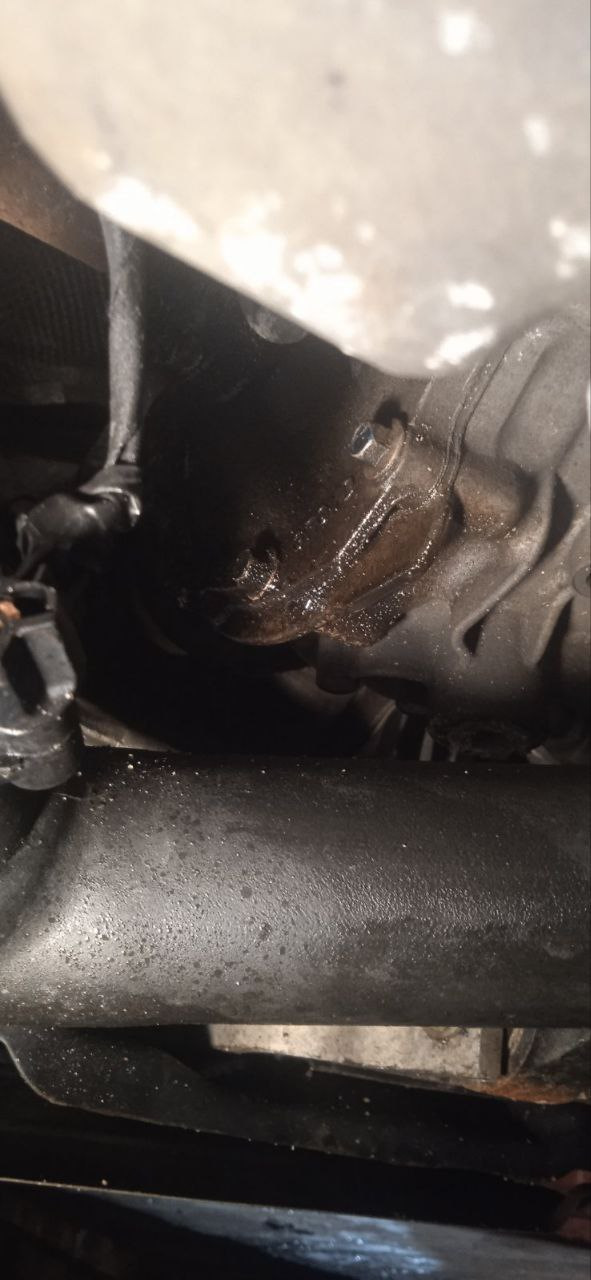 60. Замена сальника раздатки на 2.0 AWD, или как заставить сучку не ...