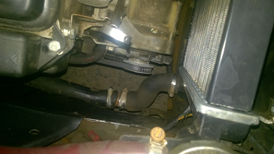 замена задних колодок — Renault Megane II, 1,6 л., 2006 года | своими ...